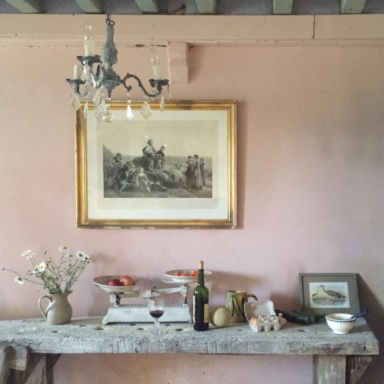 Cucina pareti color rosa antico: suggerimenti romantici