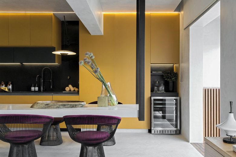 Cucina pareti color giallo senape