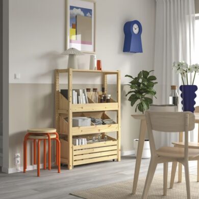 Dispensa sempre in ordine con lo scaffale IVAR di IKEA